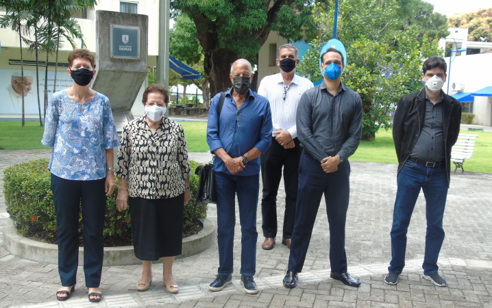 Integrantes da Divisão de Cooperação Acadêmica do Ministério da Defesa ...